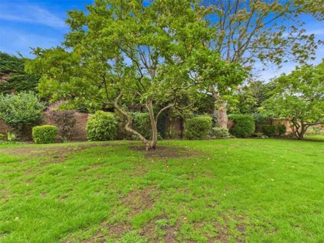 2 bedroom apartment for sale in Lansdown Road, Cheltenham, Gloucestershire, GL50