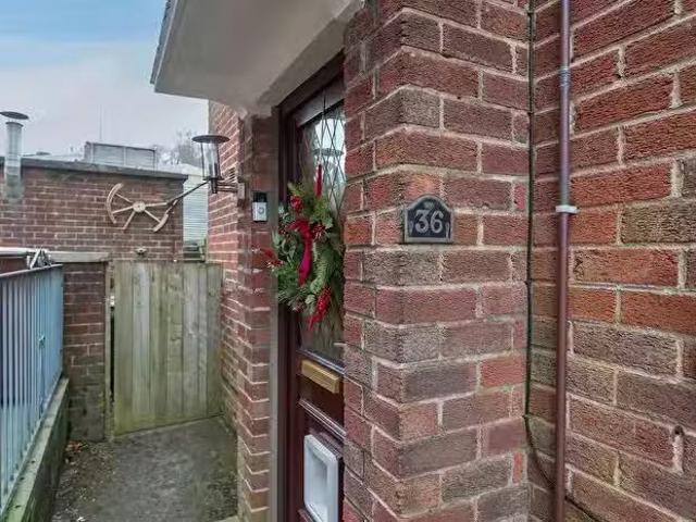 2 Bedroom Apartment For Sale In Lawnmount Crescent, Lisburn, B.