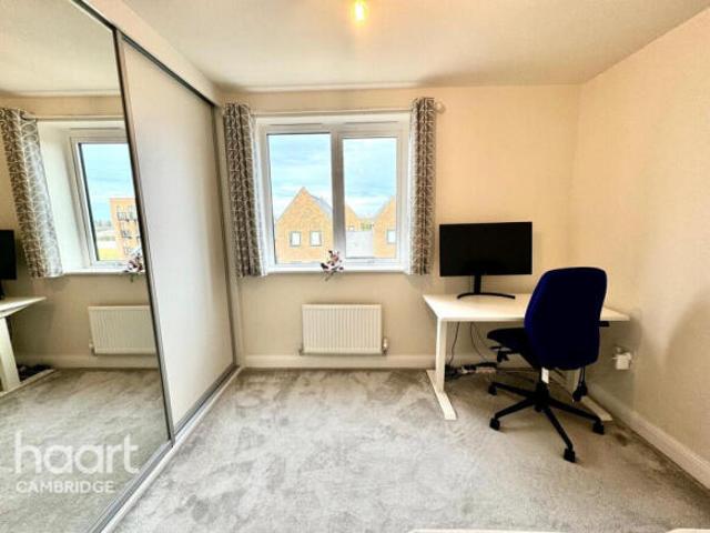 2 bedroom apartment for sale in Lawrence Weaver Road, Cambridge, CB3