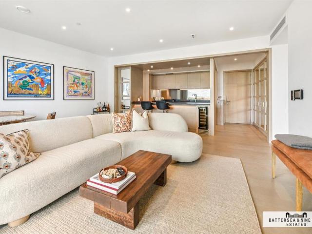 2 bedroom apartment for sale in Legacy Building, Embassy Gardens, SW11
