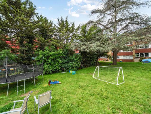 2 bedroom apartment for sale in Lemonwell Drive, London, SE9