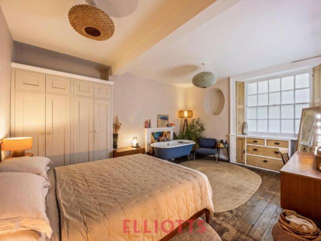 2 bedroom apartment for sale in Lewes Crescent, Brighton, BN2