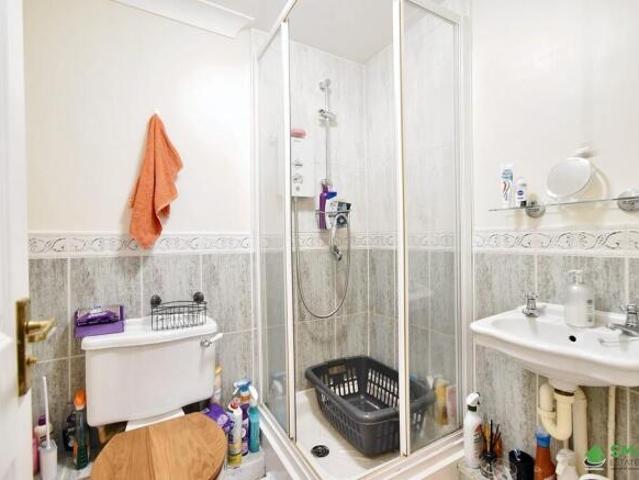 2 bedroom apartment for sale in Lewis Crescent, Exeter, EX2
