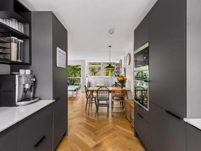 2 bedroom apartment for sale in Lethington Avenue, Shawlands, Glasgow, G41