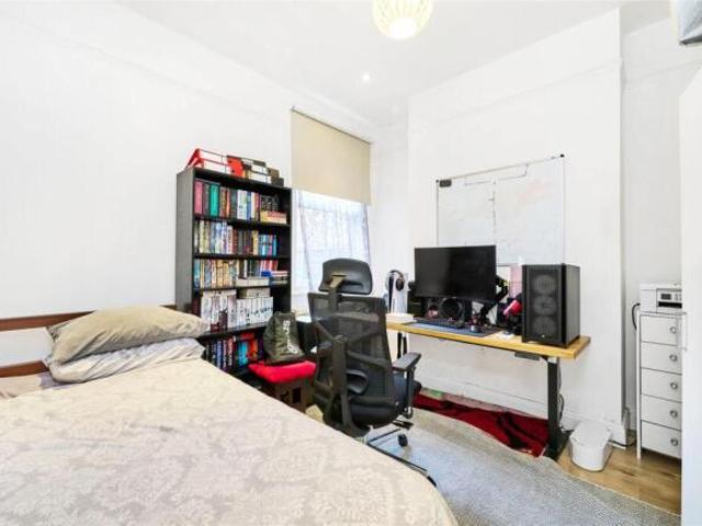 2 bedroom apartment for sale in Leverson Street, Furzedown, SW16