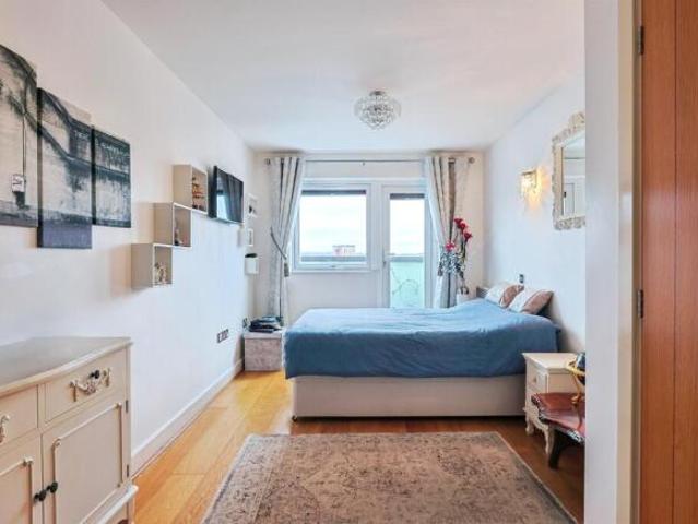 2 bedroom apartment for sale in Lifeboat Quay, Poole, BH15