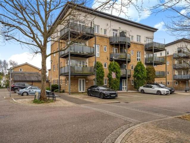 2 bedroom apartment for sale in Linden Avenue, Watford, Hertfordshire, WD18