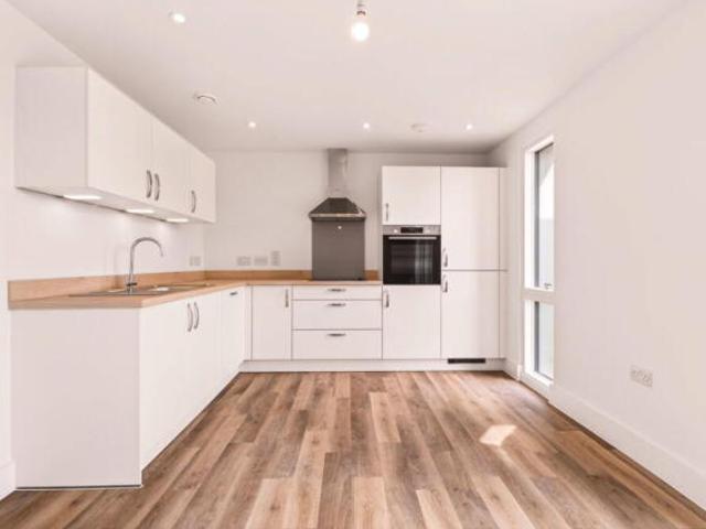 2 bedroom apartment for sale in Lindfield Place 18 Farncombe Road, Worthing, BN11 2FQ, BN11