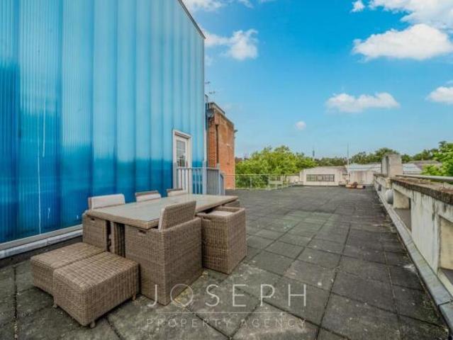 2 bedroom apartment for sale in Lloyds Avenue, Ipswich, IP1