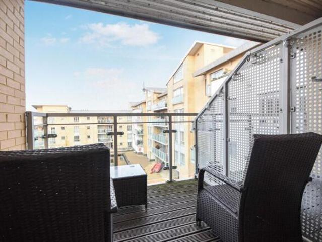 2 bedroom apartment for sale in Lockside Marina, Chelmsford, CM2