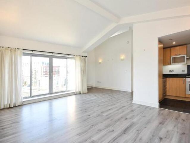 2 bedroom apartment for sale in Lockside Marina, Chelmsford, CM2