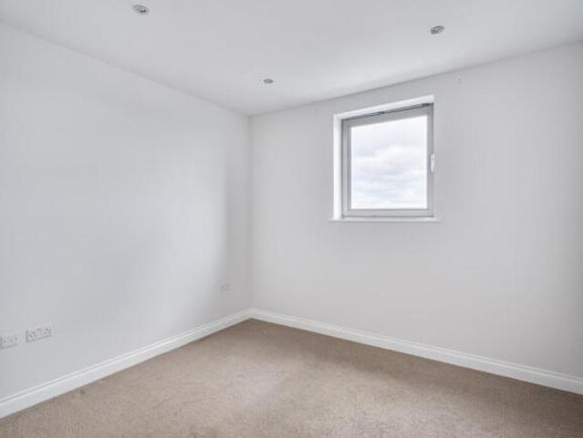 2 bedroom apartment for sale in Loates Lane, Watford, WD17