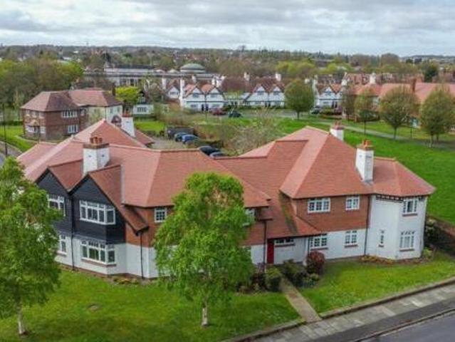 2 Bedroom Apartment For Sale In Lodge Lane