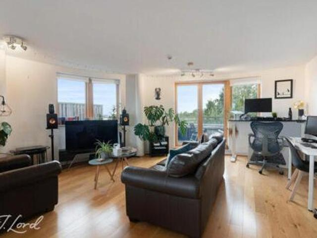 2 Bedroom Apartment For Sale In London