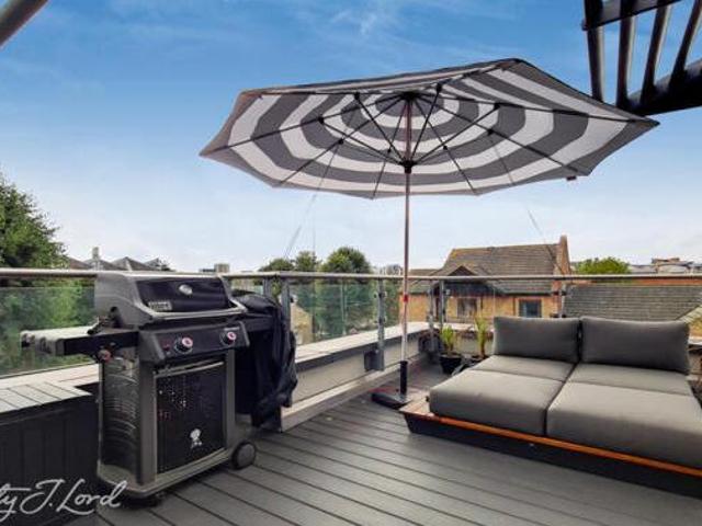 2 Bedroom Apartment For Sale In London