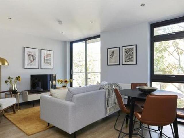 2 Bedroom Apartment For Sale In London