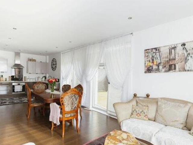 2 Bedroom Apartment For Sale In London