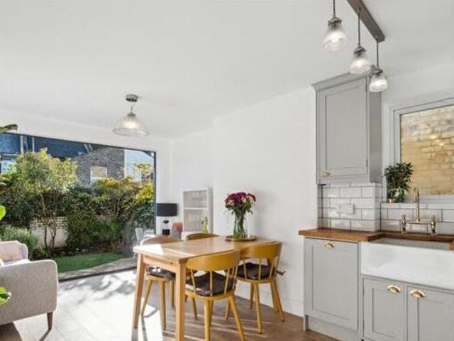 2 Bedroom Apartment For Sale In London