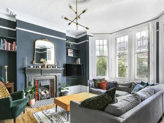 2 Bedroom Apartment For Sale In London