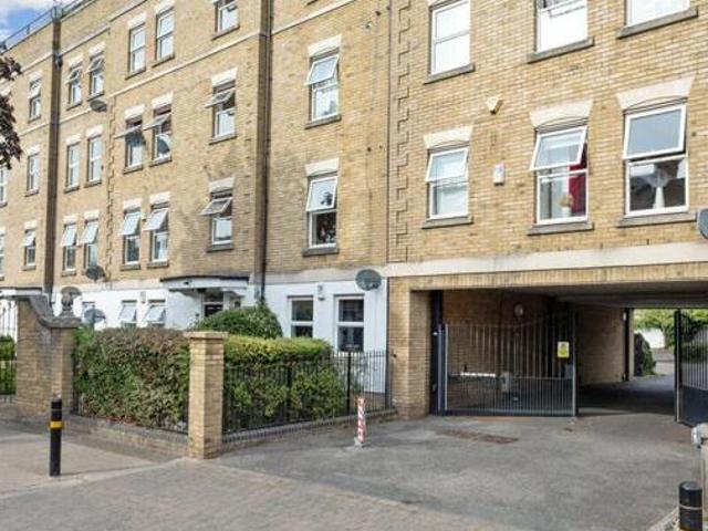 2 Bedroom Apartment For Sale In London