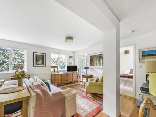2 Bedroom Apartment For Sale In London
