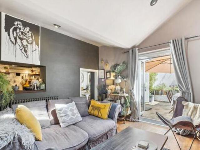 2 Bedroom Apartment For Sale In London