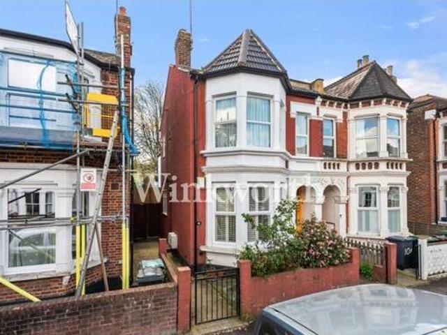 2 Bedroom Apartment For Sale In London