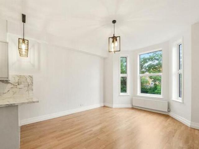 2 Bedroom Apartment For Sale In London