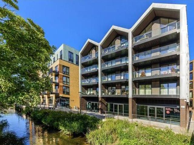 2 Bedroom Apartment For Sale In London
