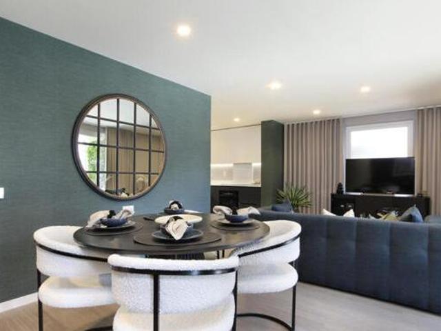 2 Bedroom Apartment For Sale In London