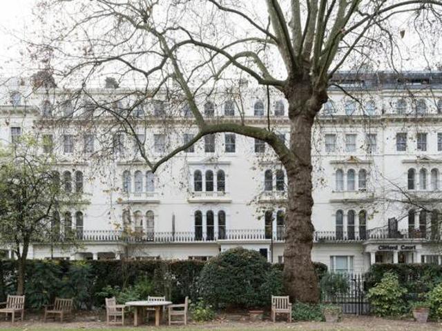 2 Bedroom Apartment For Sale In London