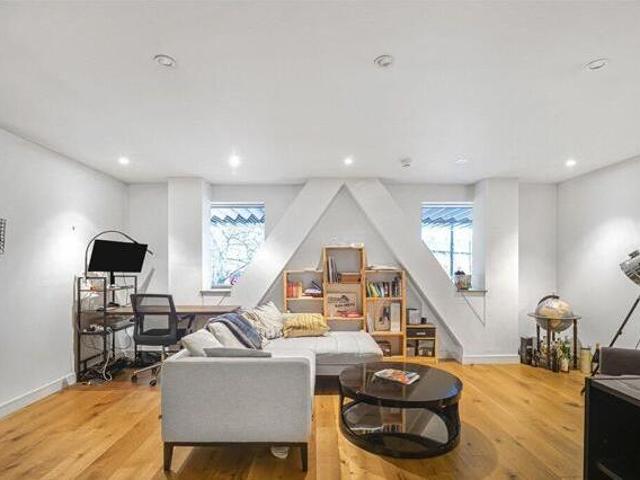 2 Bedroom Apartment For Sale In London