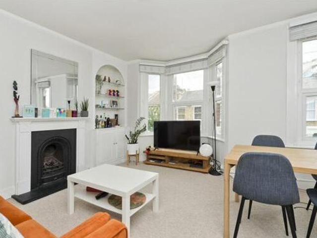 2 Bedroom Apartment For Sale In London