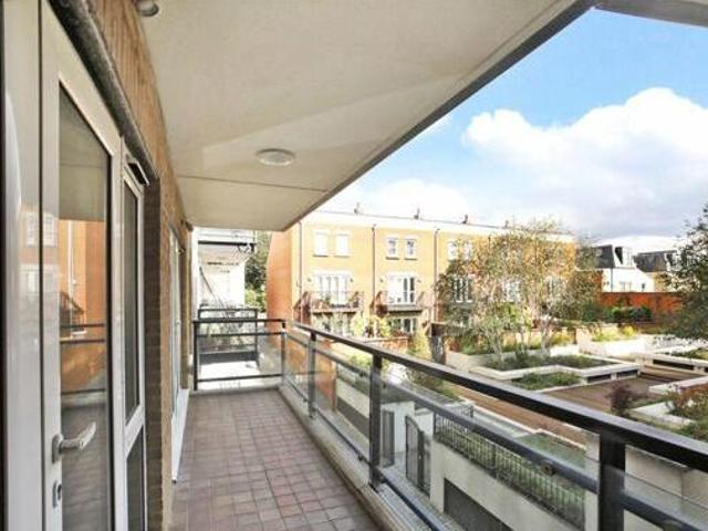 2 Bedroom Apartment For Sale In London