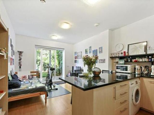 2 Bedroom Apartment For Sale In London