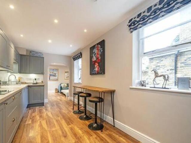 2 Bedroom Apartment For Sale In London