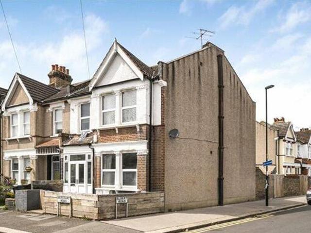 2 Bedroom Apartment For Sale In London