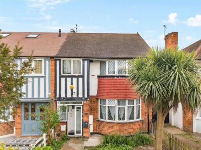 2 Bedroom Apartment For Sale In London