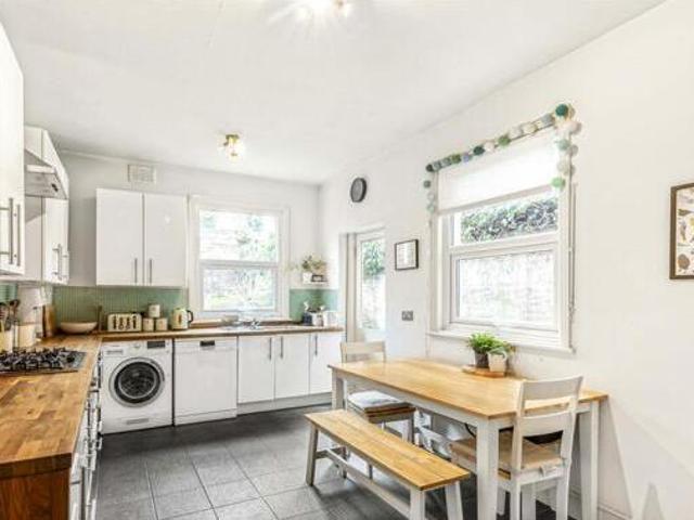 2 Bedroom Apartment For Sale In London