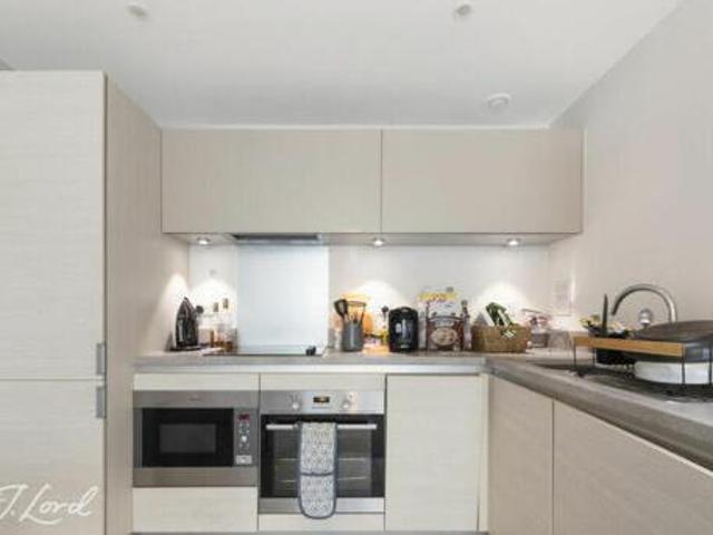 2 Bedroom Apartment For Sale In London