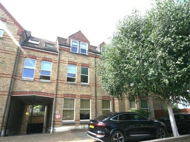 2 Bedroom Apartment For Sale In London