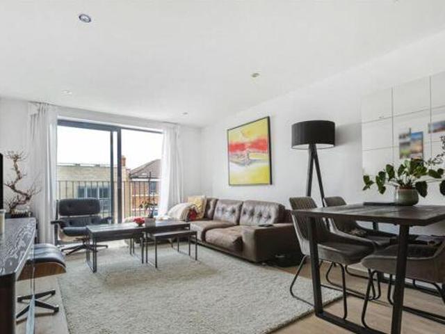 2 Bedroom Apartment For Sale In London