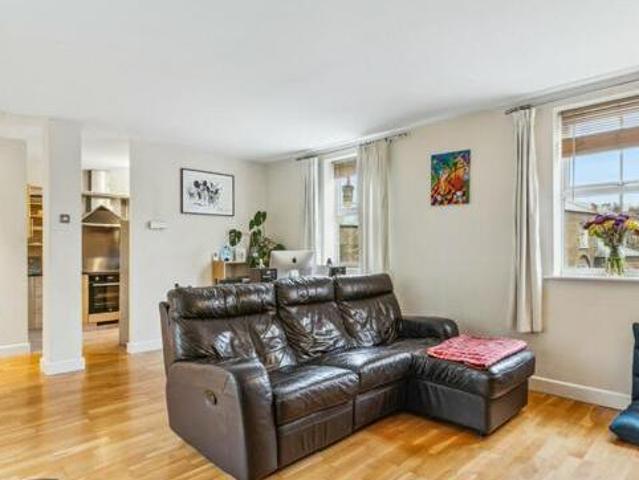 2 Bedroom Apartment For Sale In London