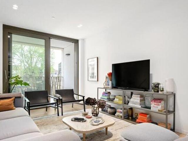 2 Bedroom Apartment For Sale In London
