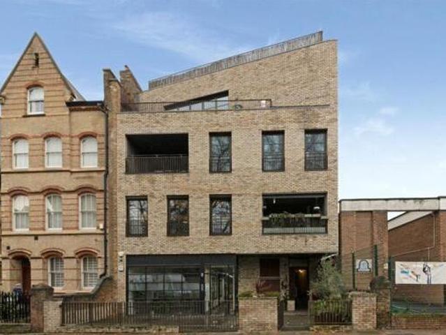 2 Bedroom Apartment For Sale In London
