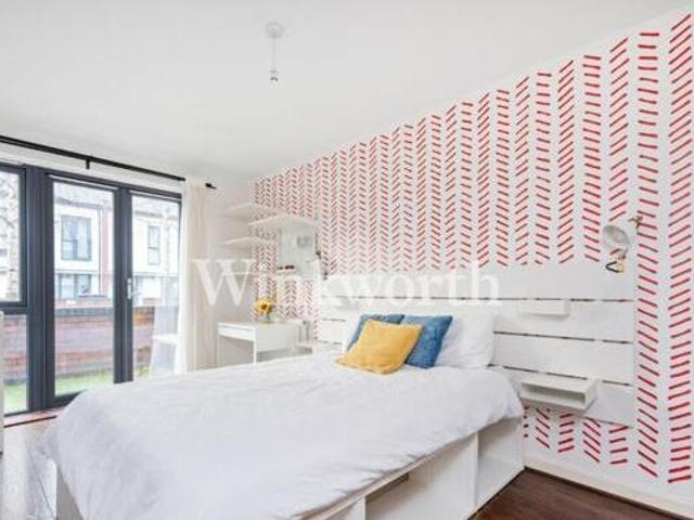 2 Bedroom Apartment For Sale In London