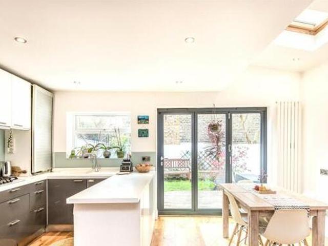 2 Bedroom Apartment For Sale In London