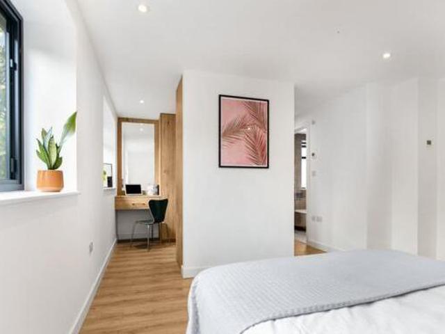 2 Bedroom Apartment For Sale In London