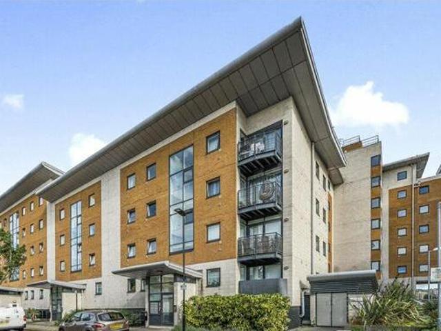 2 Bedroom Apartment For Sale In London