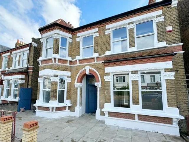 2 Bedroom Apartment For Sale In London